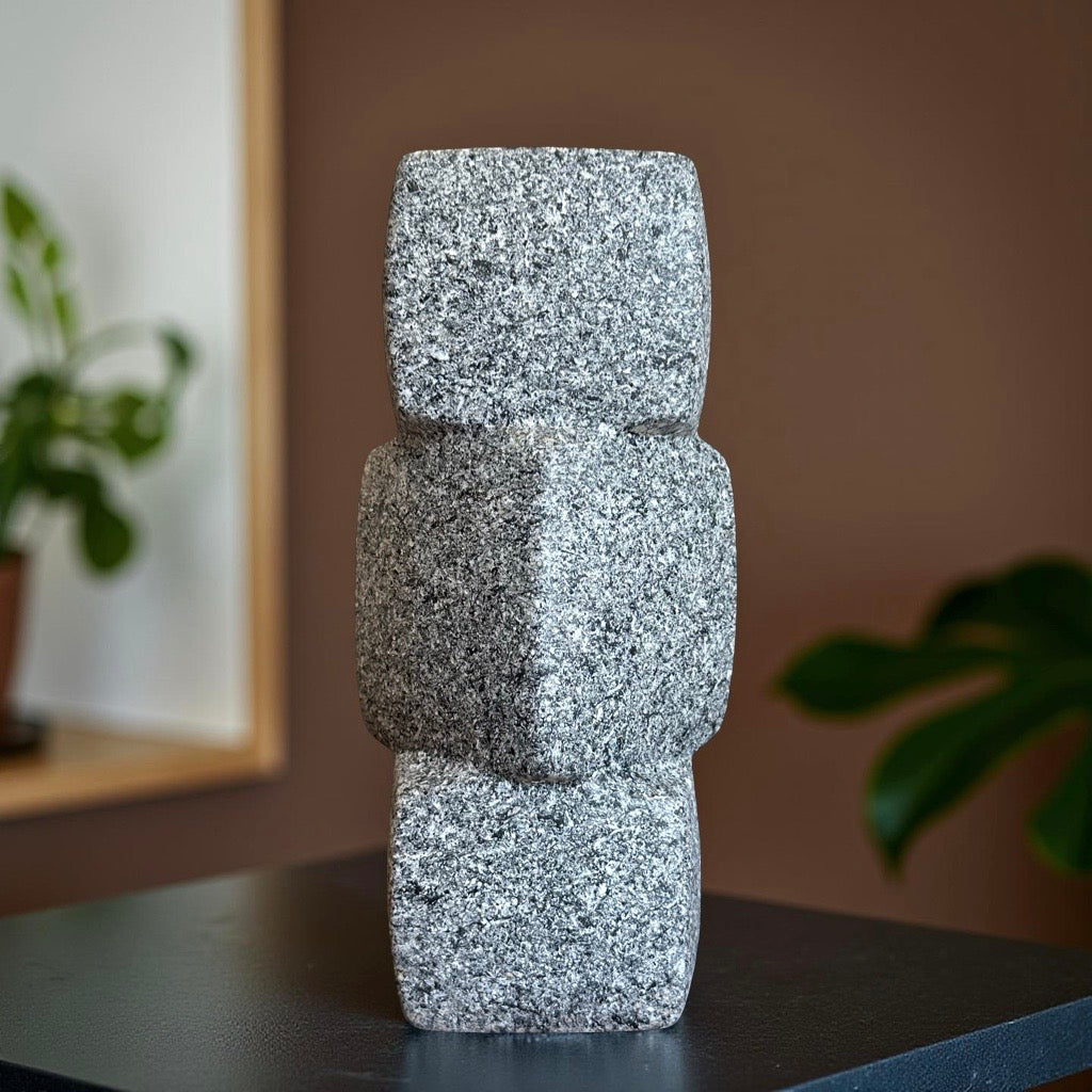 Trielle Aura Vase Home Decor – ROUGE ‘N’ LOVE